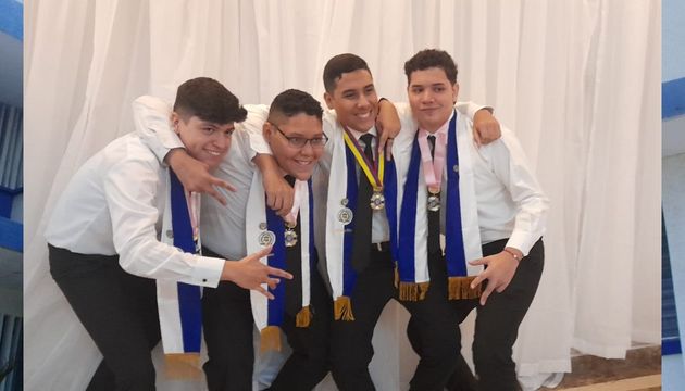 Grados del Instituto Ariano Promoción Sterntus 2022